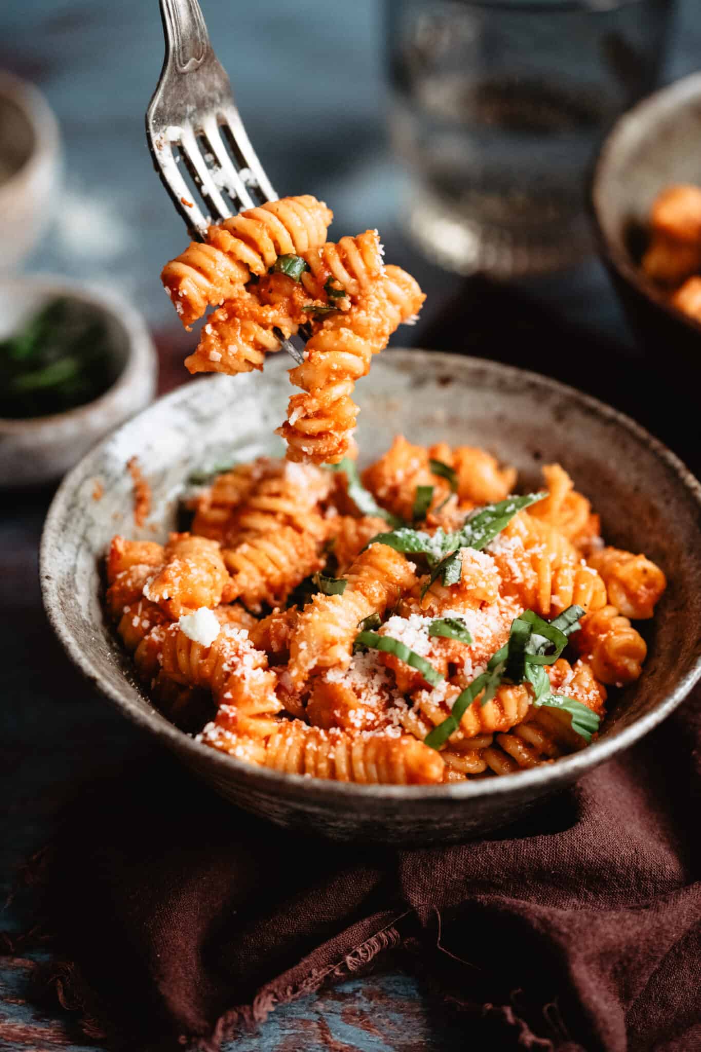 Restaurant Style Creamy Red Pepper Pasta - Kalejunkie