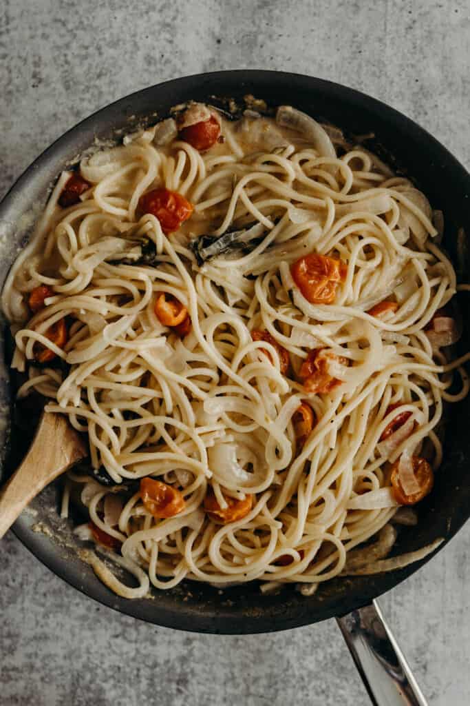 Creamy Lemon Arugula Hummus Pasta - Kalejunkie
