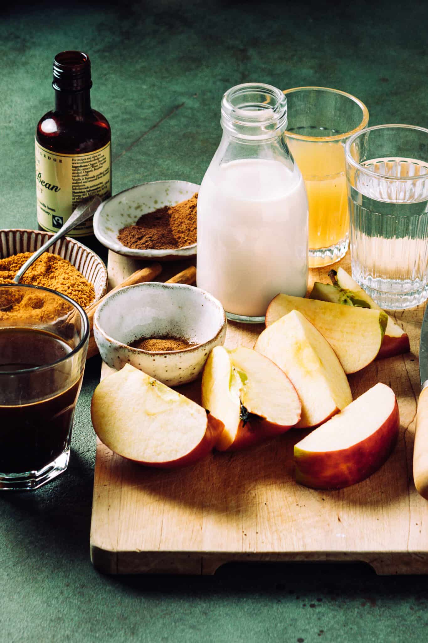 Apple Crisp Cold Brew Latte - Kalejunkie