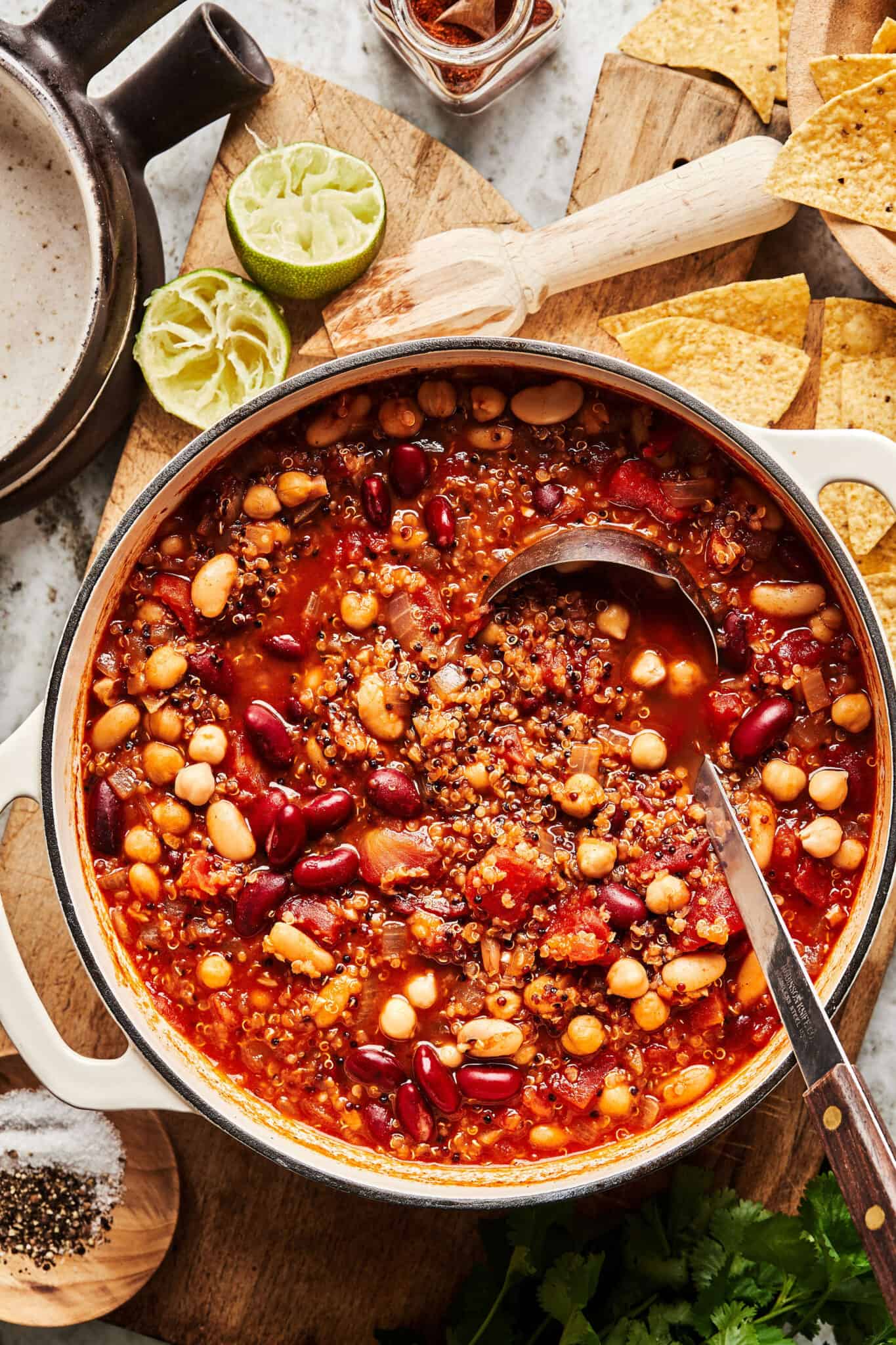 Classic Vegetarian Quinoa Chili - Kalejunkie