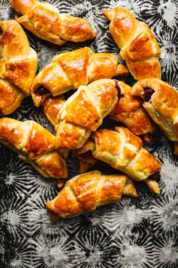 3-Ingredient Mini Nutella Croissants - Kalejunkie