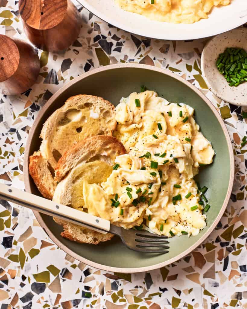 How to Make Perfect Soft Scrambled Eggs - Kalejunkie