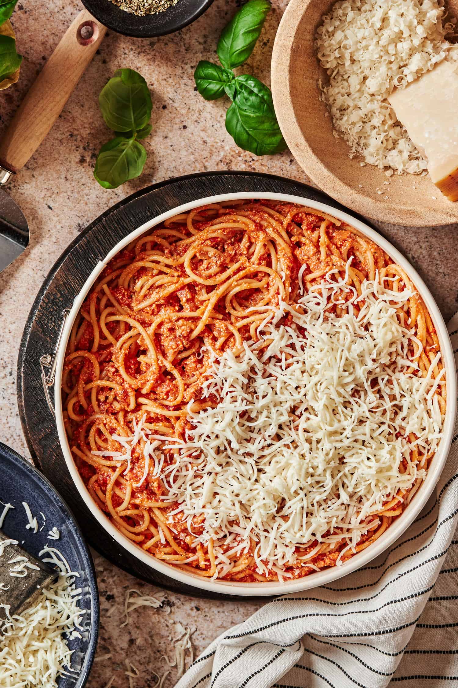 Loaded Spaghetti Pie - Kalejunkie