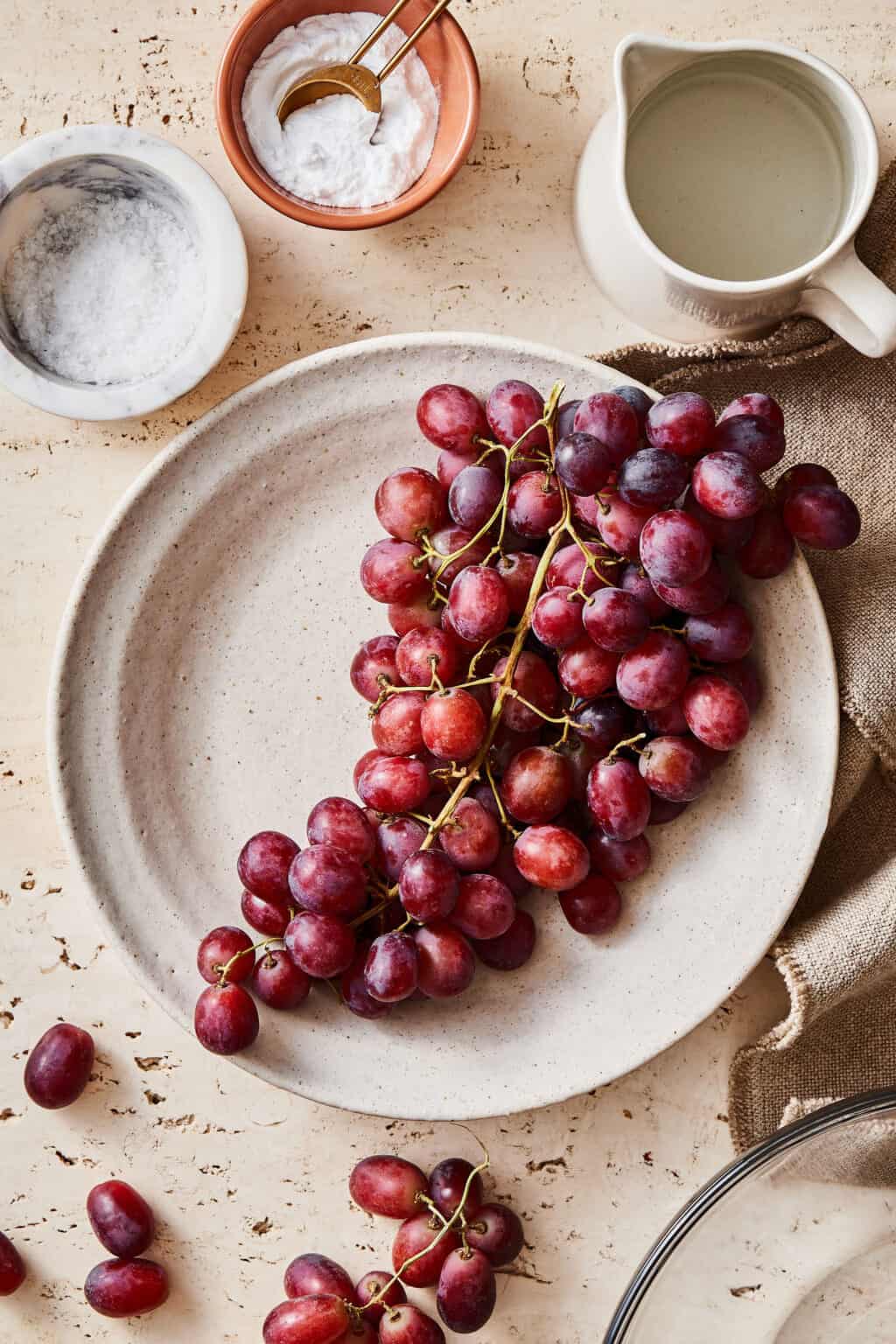 How to Properly Clean Grapes - Kalejunkie