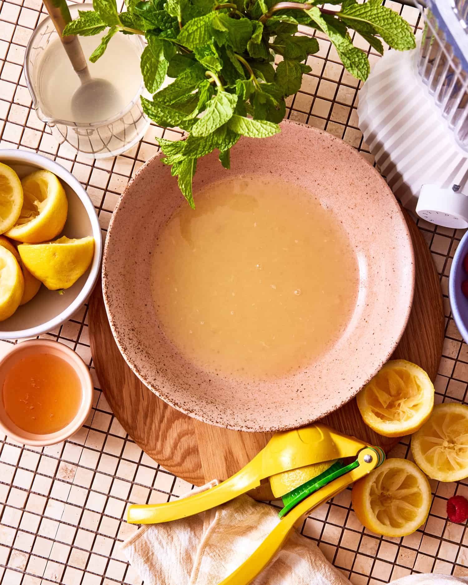 5 Minute Healthy Raspberry Lemonade Refresher - Kalejunkie