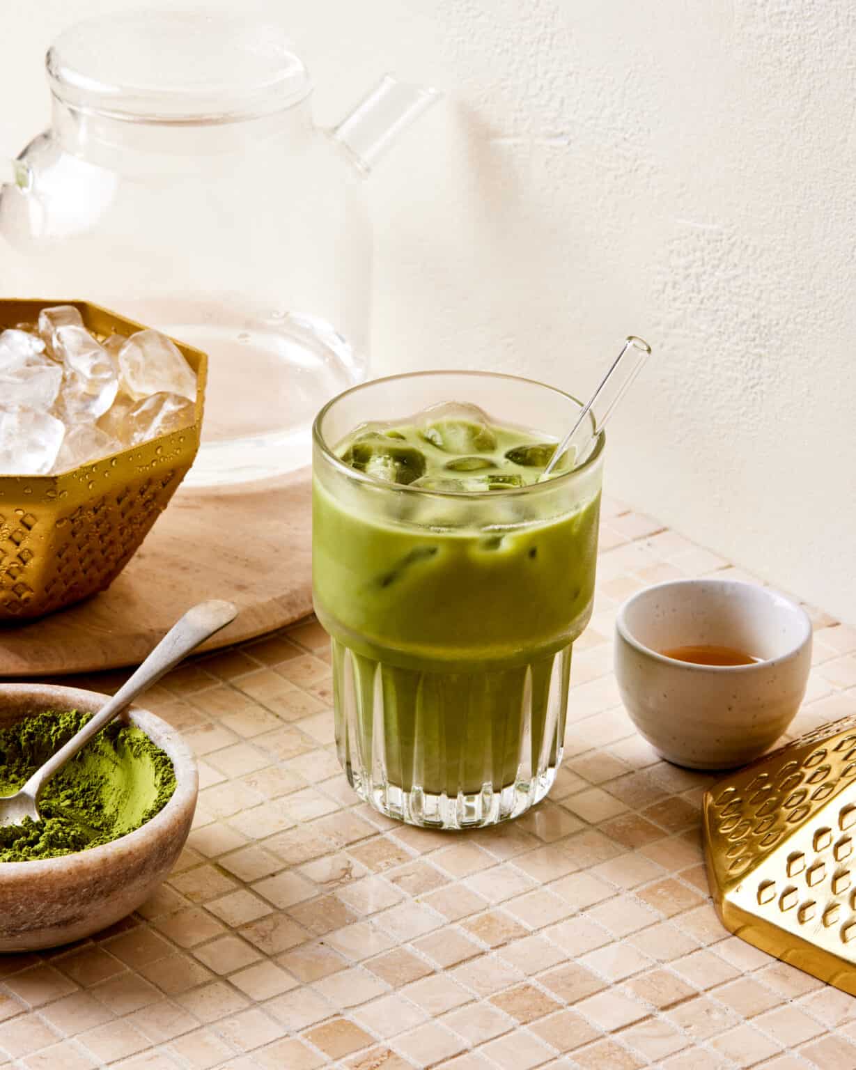 Easy Iced Matcha Latte - Kalejunkie