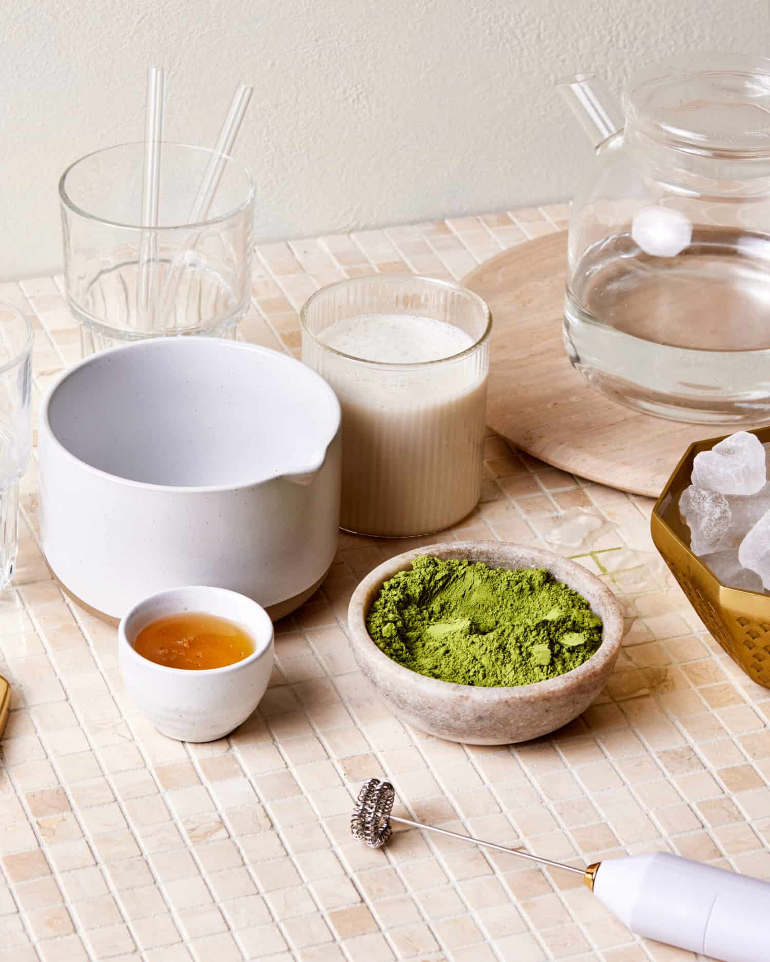 Easy Iced Matcha Latte - Kalejunkie