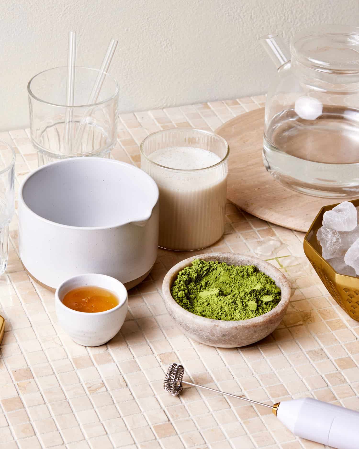 Easy Iced Matcha Latte - Kalejunkie