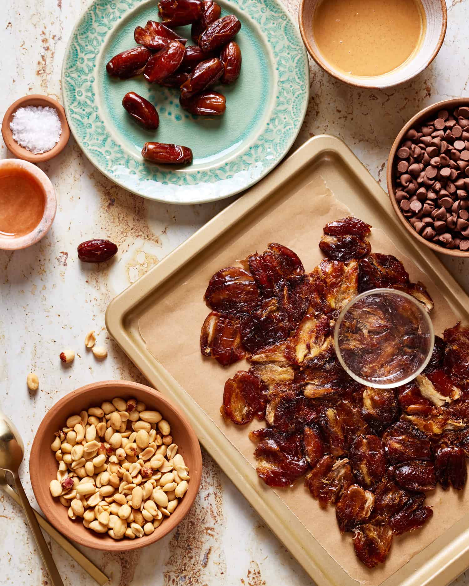 Easy "Snickers" Date Crunch Bark - Kalejunkie