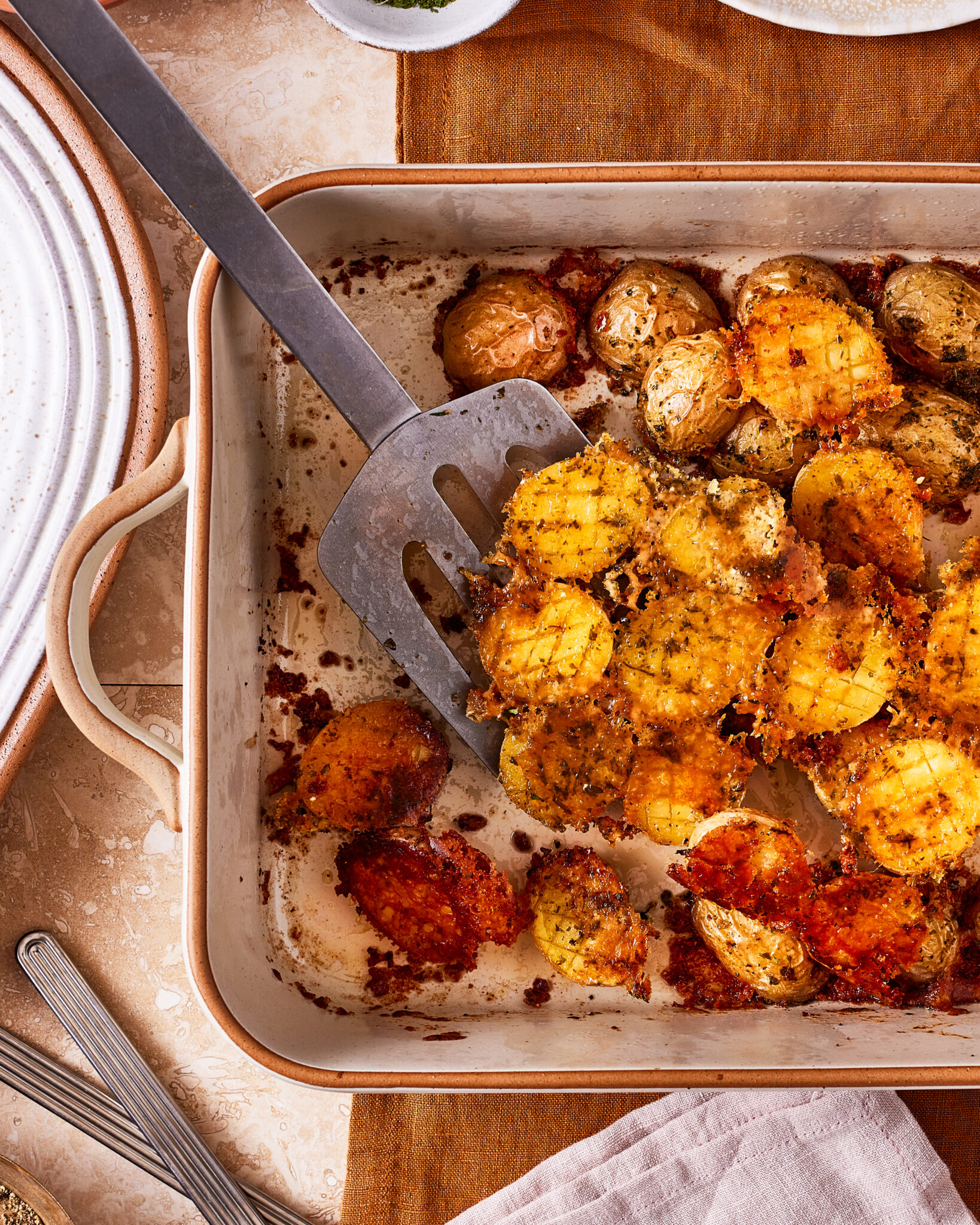Viral Crispy Garlic Parmesan Crusted Potatoes - Kalejunkie