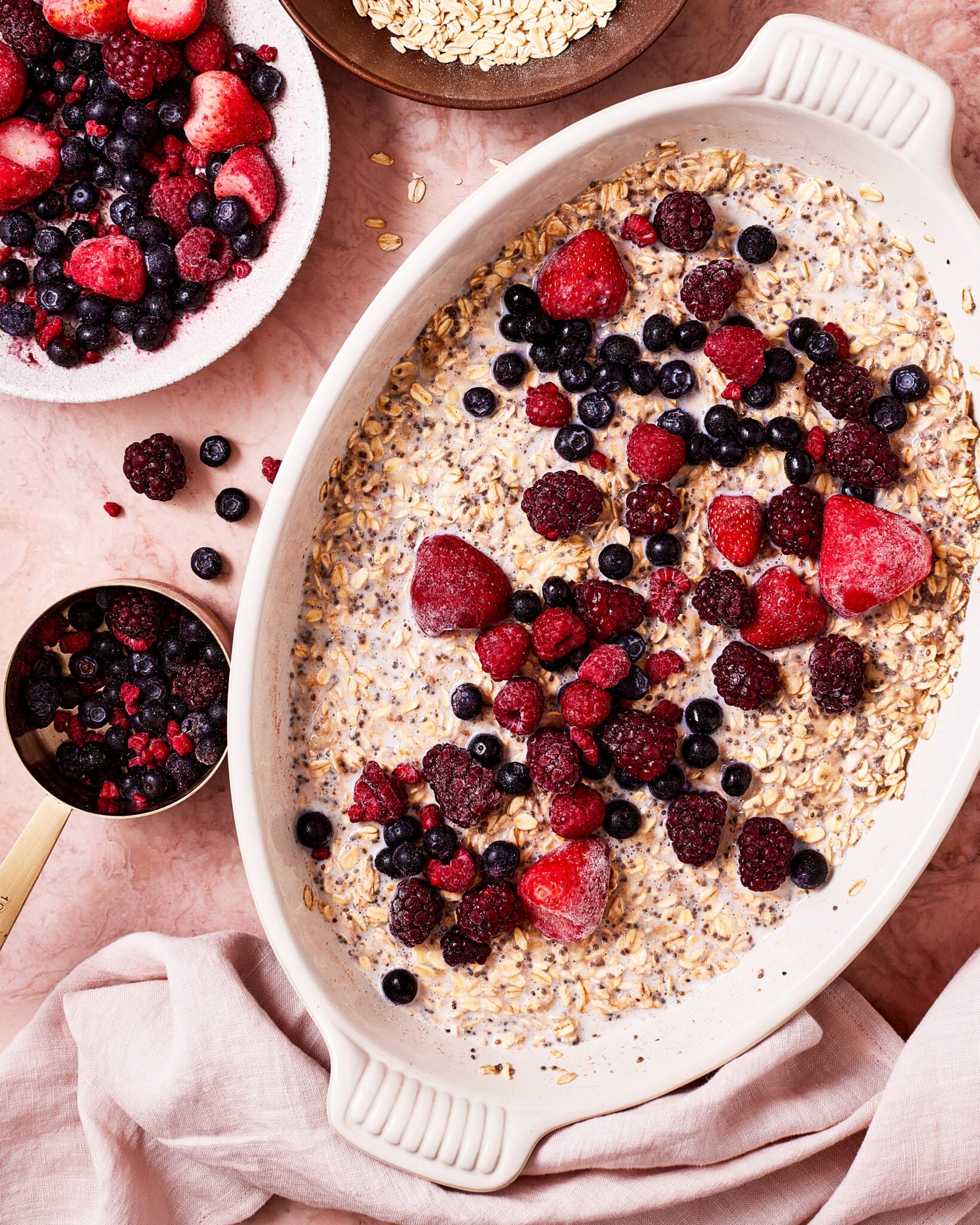 One-Pan Fluffy Mixed Berry Protein Oatmeal - Kalejunkie