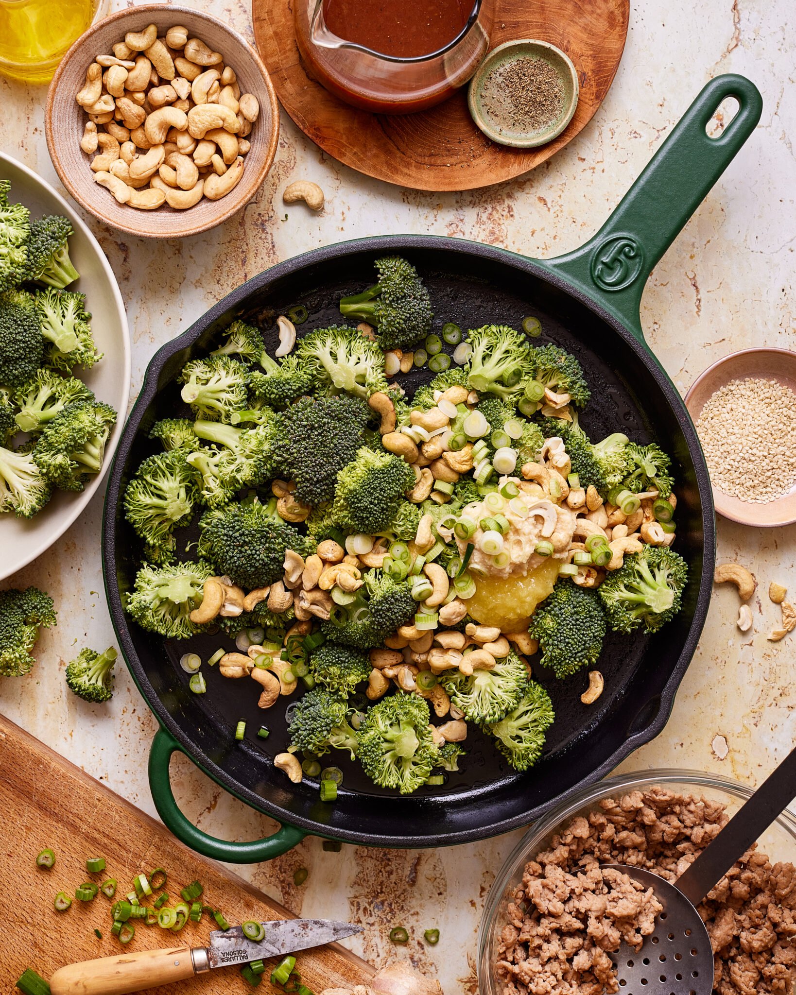 20-Minute Saucy Cashew Chicken & Broccoli - Kalejunkie