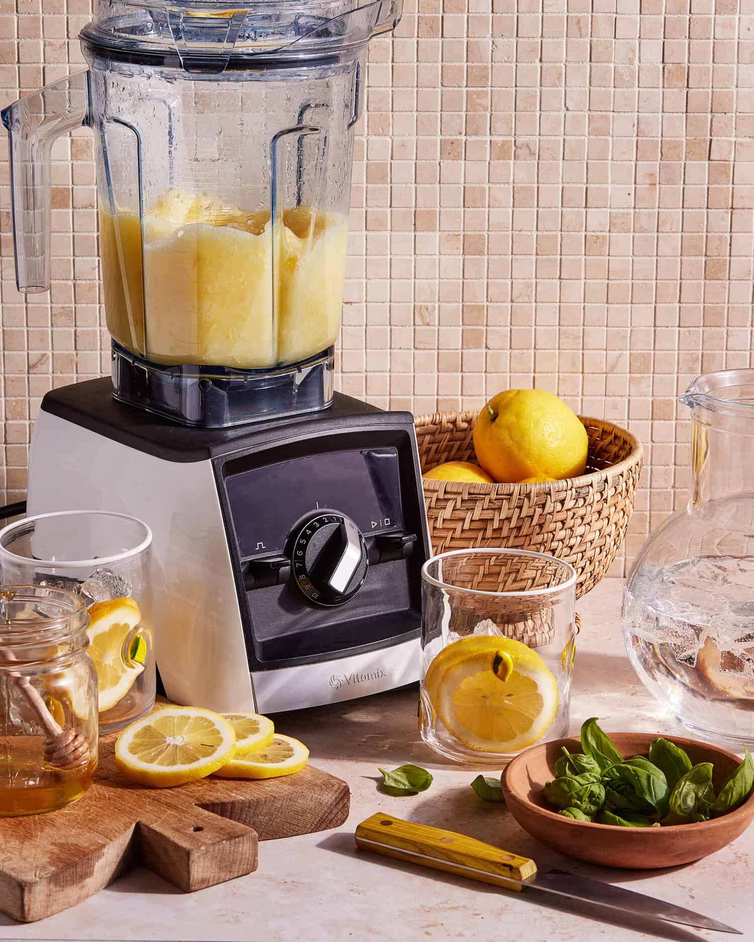 The Best Honey Ginger Lemonade - Kalejunkie