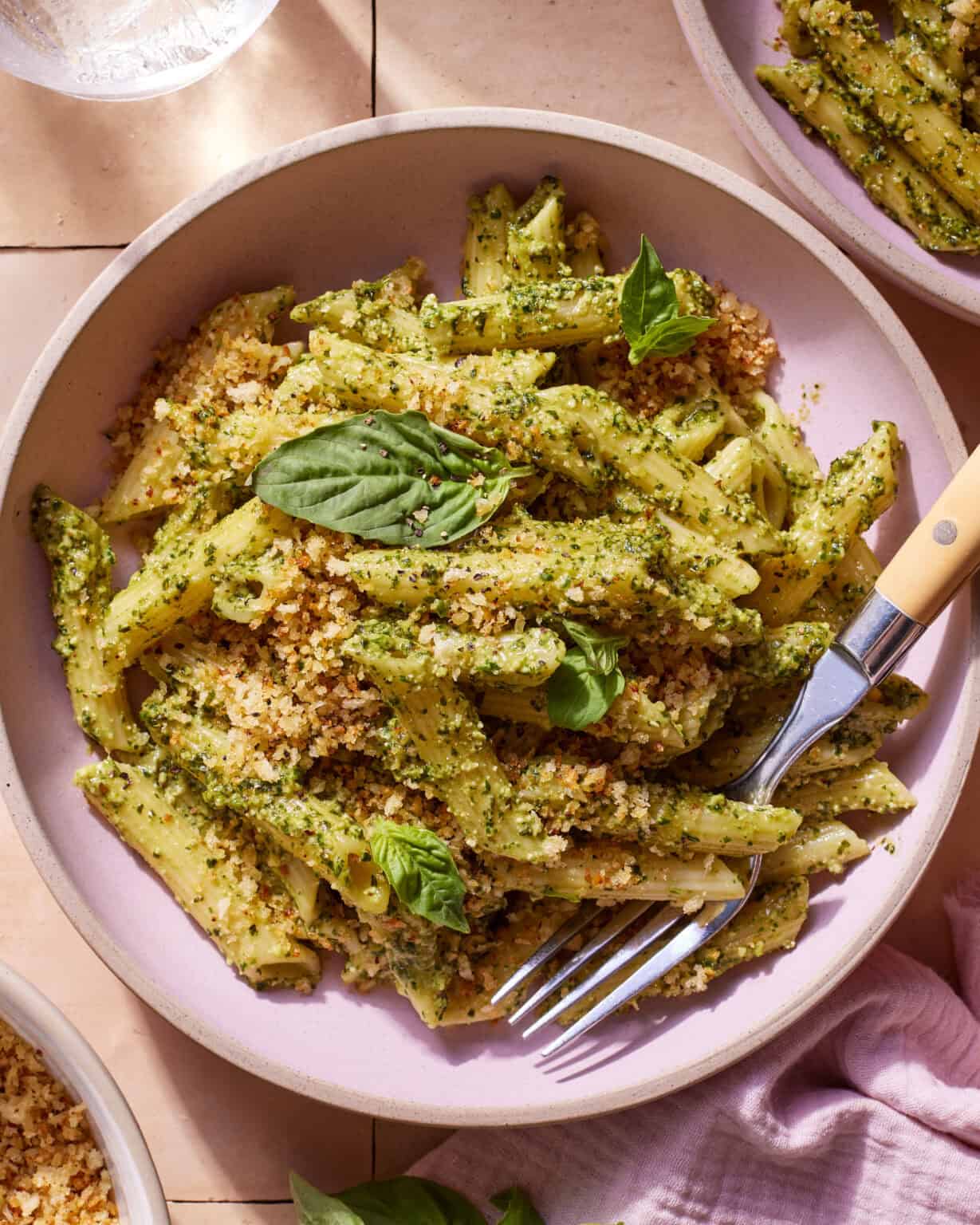 Walnut Pesto Pasta with Crunchy Garlic Breadcrumbs - Kalejunkie