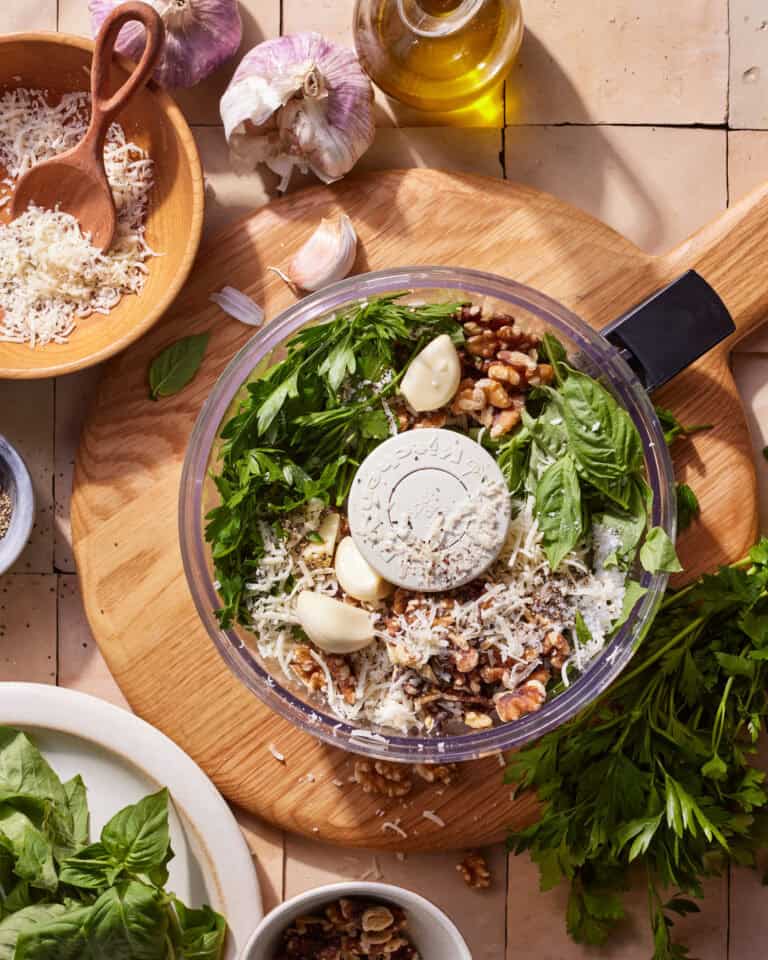 Walnut Pesto Pasta With Crunchy Garlic Breadcrumbs Kalejunkie