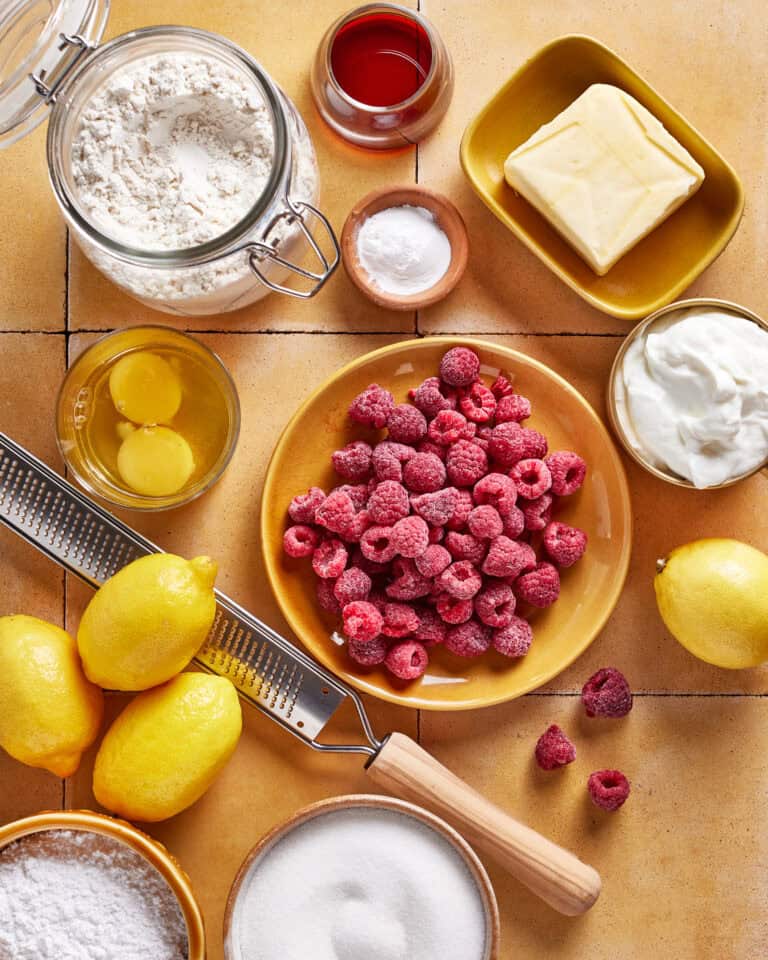 Smashed Raspberry Lemon Cake - Kalejunkie