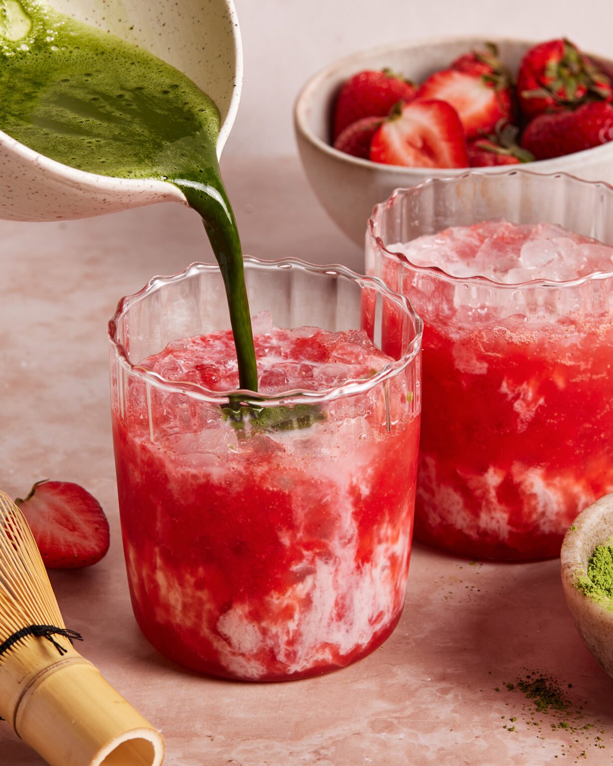 Iced Strawberry Matcha Latte - Kalejunkie